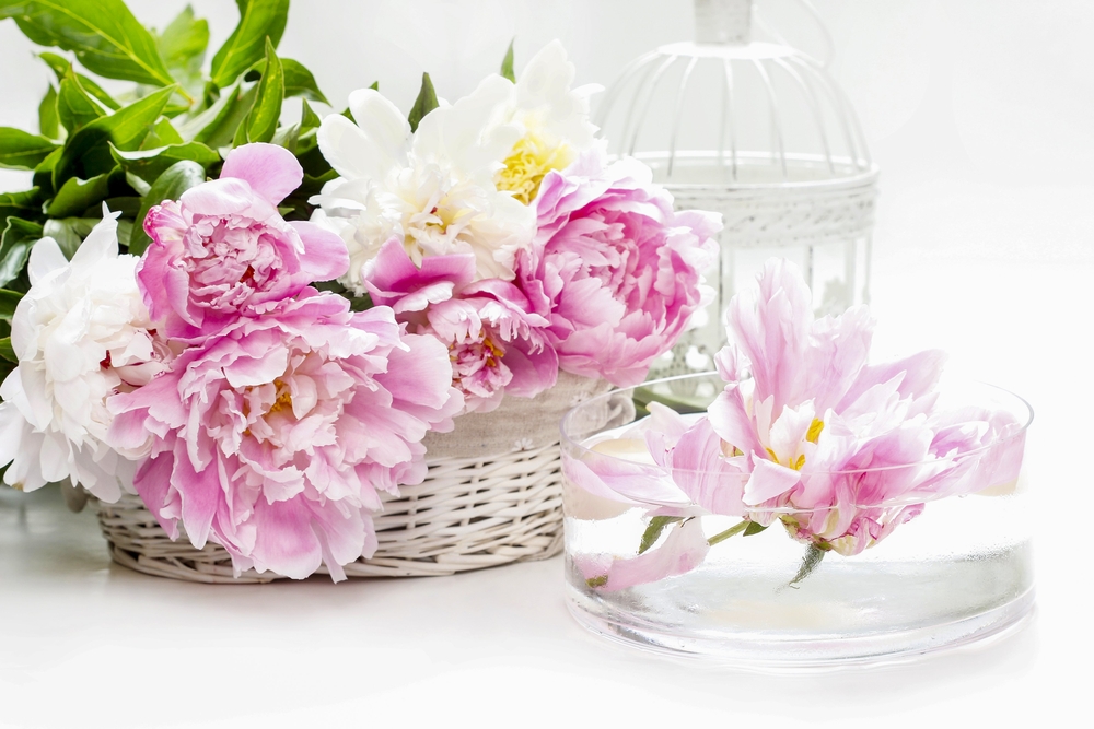 DIY: 7 Ideas for Decorating with Flowers - Decor Tips
