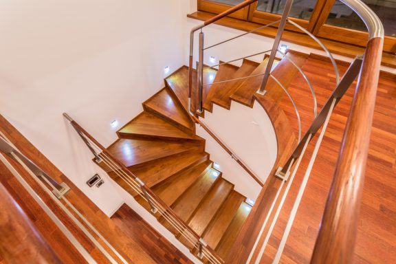 Beautiful Wooden Banisters for your Staircase - Decor Tips
