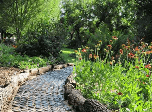 How to Use Wine Bottles to Make your Own Garden Path - Decor Tips